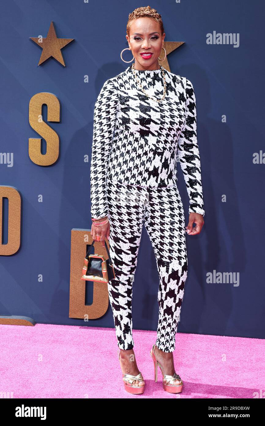LOS ANGELES, CALIFORNIA, USA - JUNE 25: MC Lyte wearing Genny arrives ...