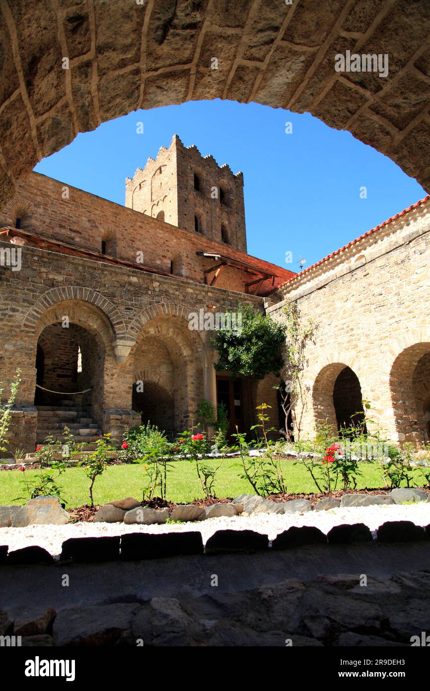 Saint-Martin-du-Canigou Abbey. Cloister. Community of the Beatitudes ...