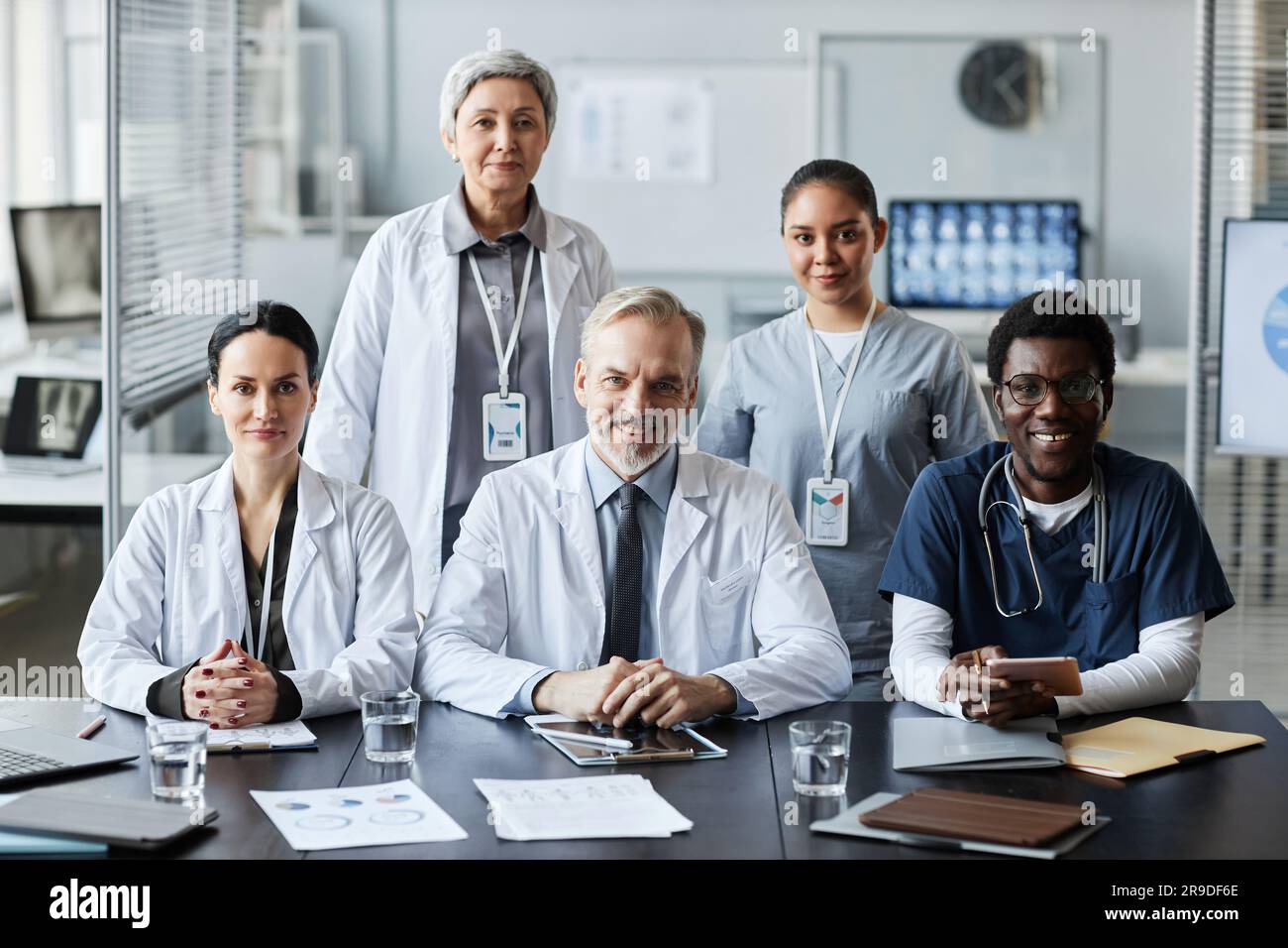 African american lab assistant looking hi-res stock photography and ...
