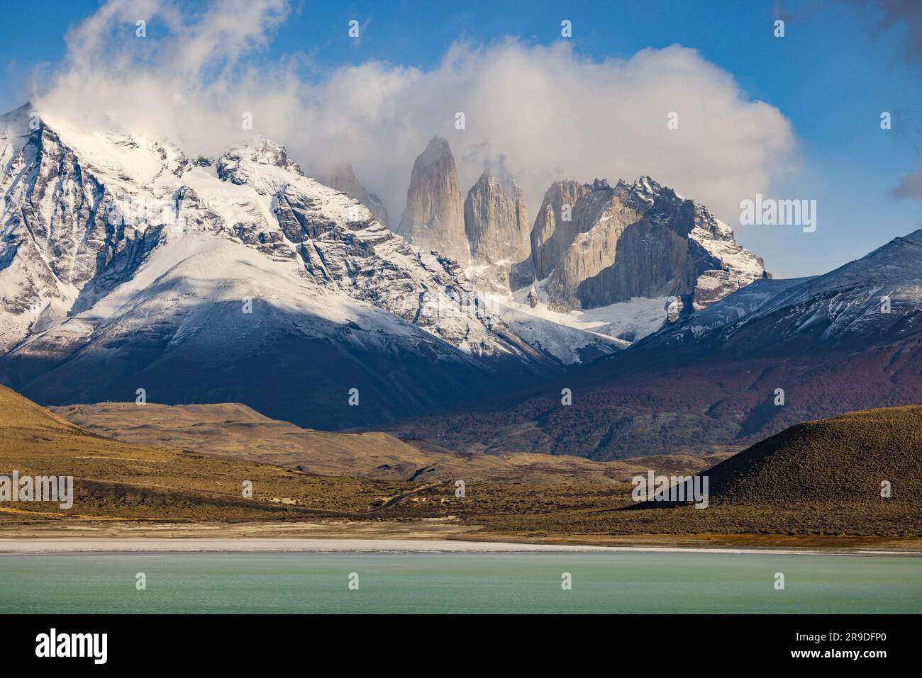 View over the mountain range of the Torres del Paine massif in front of ...