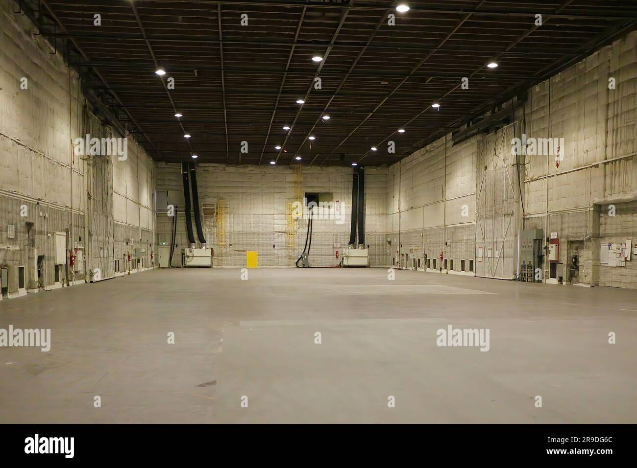 Interior of an empty Sound Stage 5 shown during a studio tour Paramount ... Interior of an empty Sound Stage 5 shown during a studio tour Paramount ...