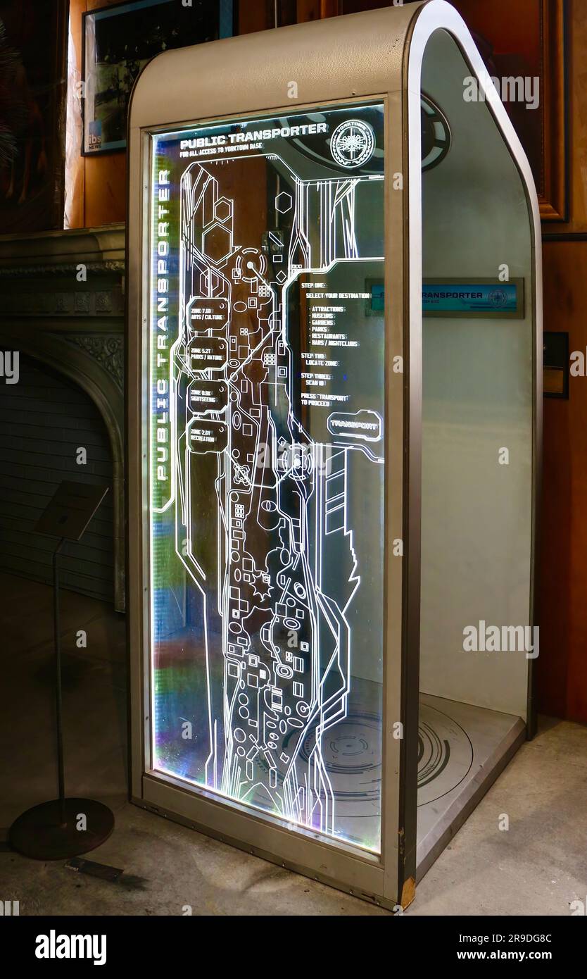 Public Transporter from Starbase Yorktown in Star Trek prop on display ...