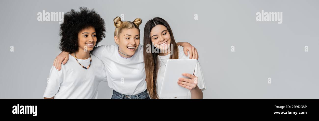 Gen z bonding hi-res stock photography and images - Alamy