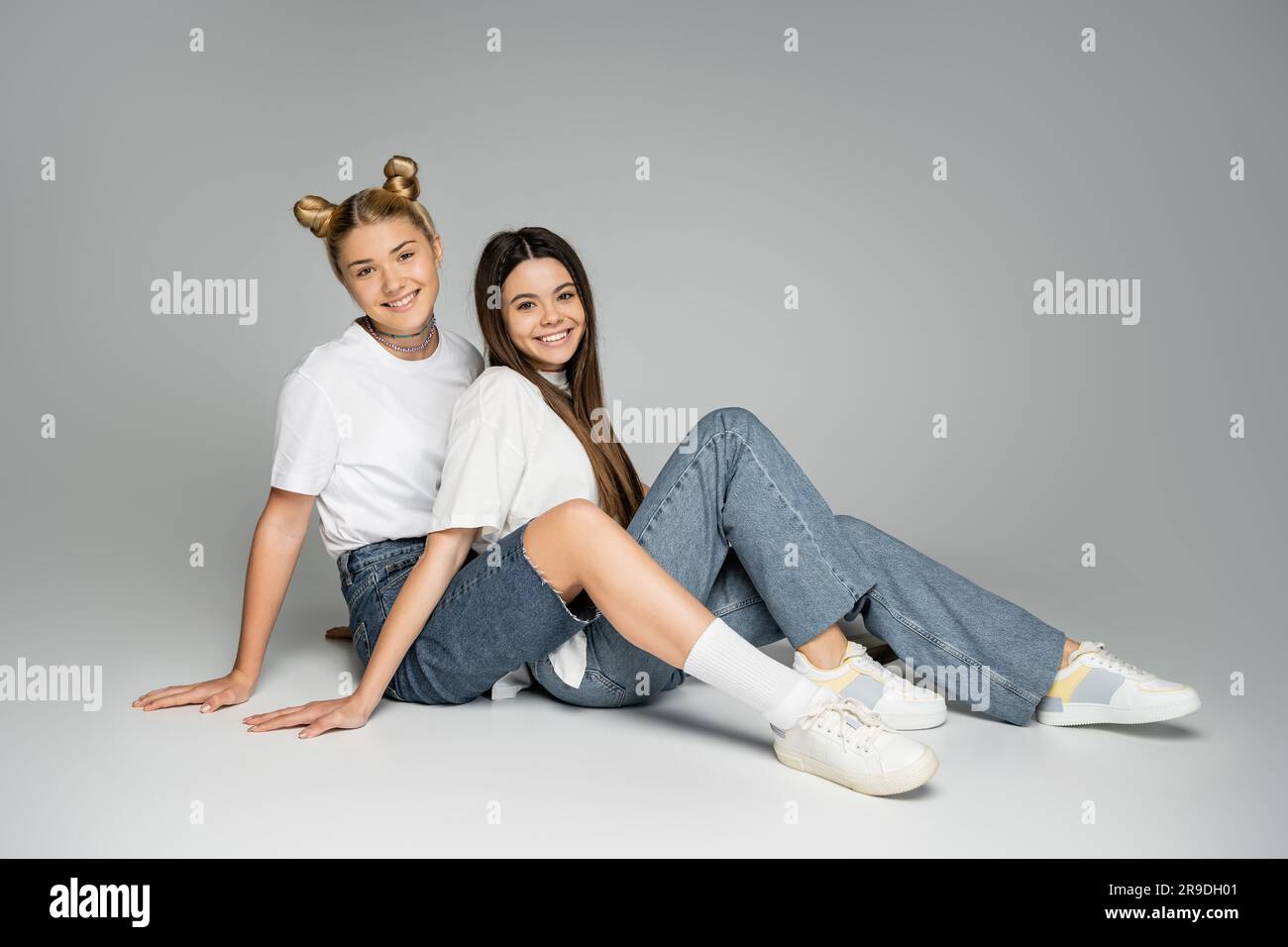 Mode gen z hi-res stock photography and images - Alamy