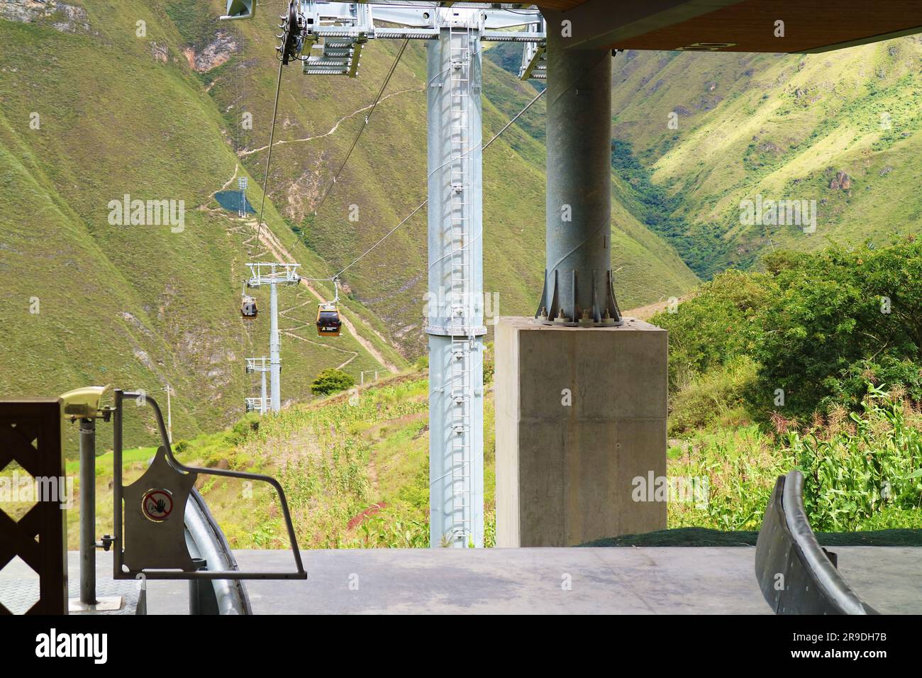 Telecabinas Kuelap Cable Car System for Reaching Kuelap Fortress Ruins ...