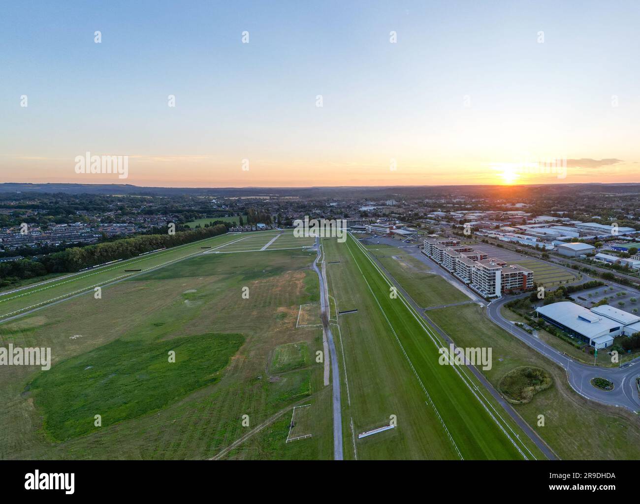 Newbury racecourse hi-res stock photography and images - Alamy