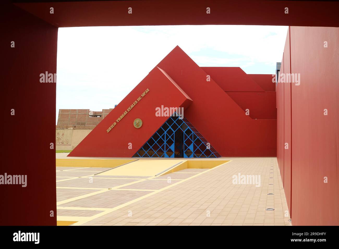 The Royal Tombs of Sipan Museum, Exhibiting Most of the Artifacts Found ...