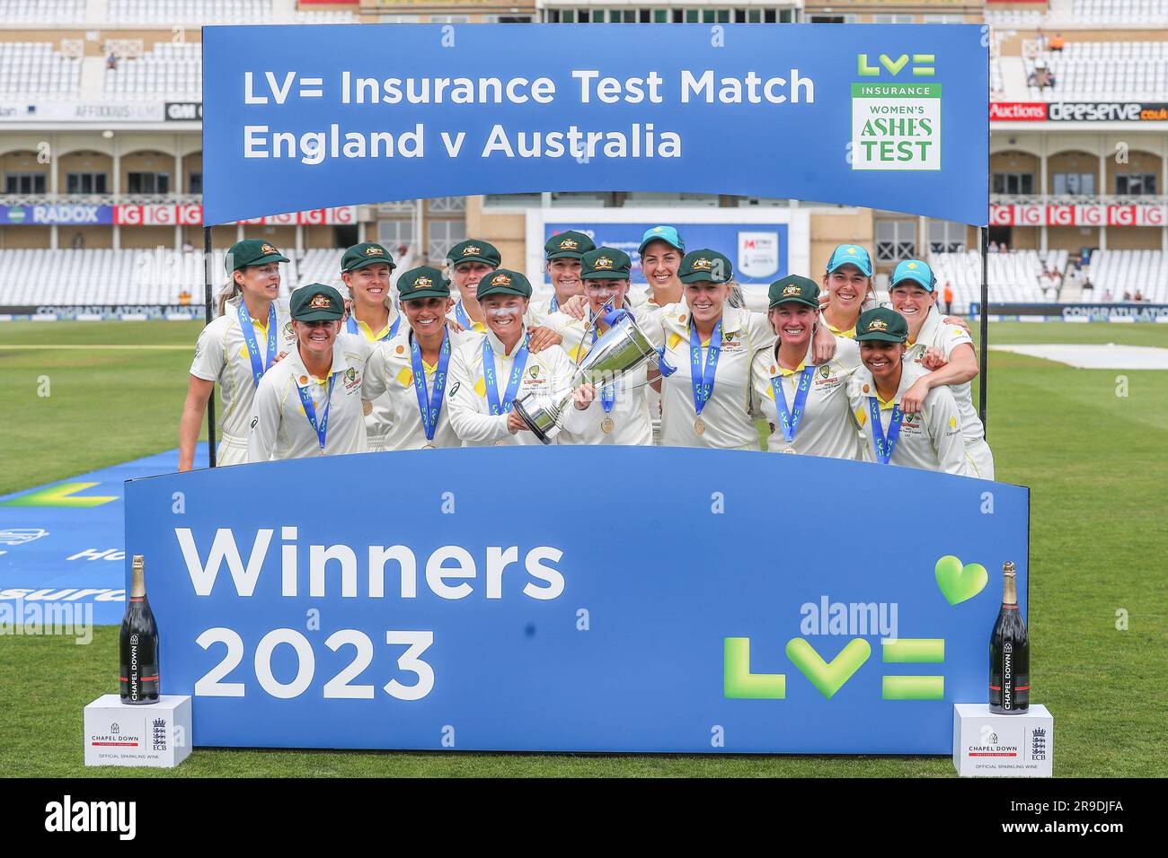 Ashes trophy hi-res stock photography and images - Alamy