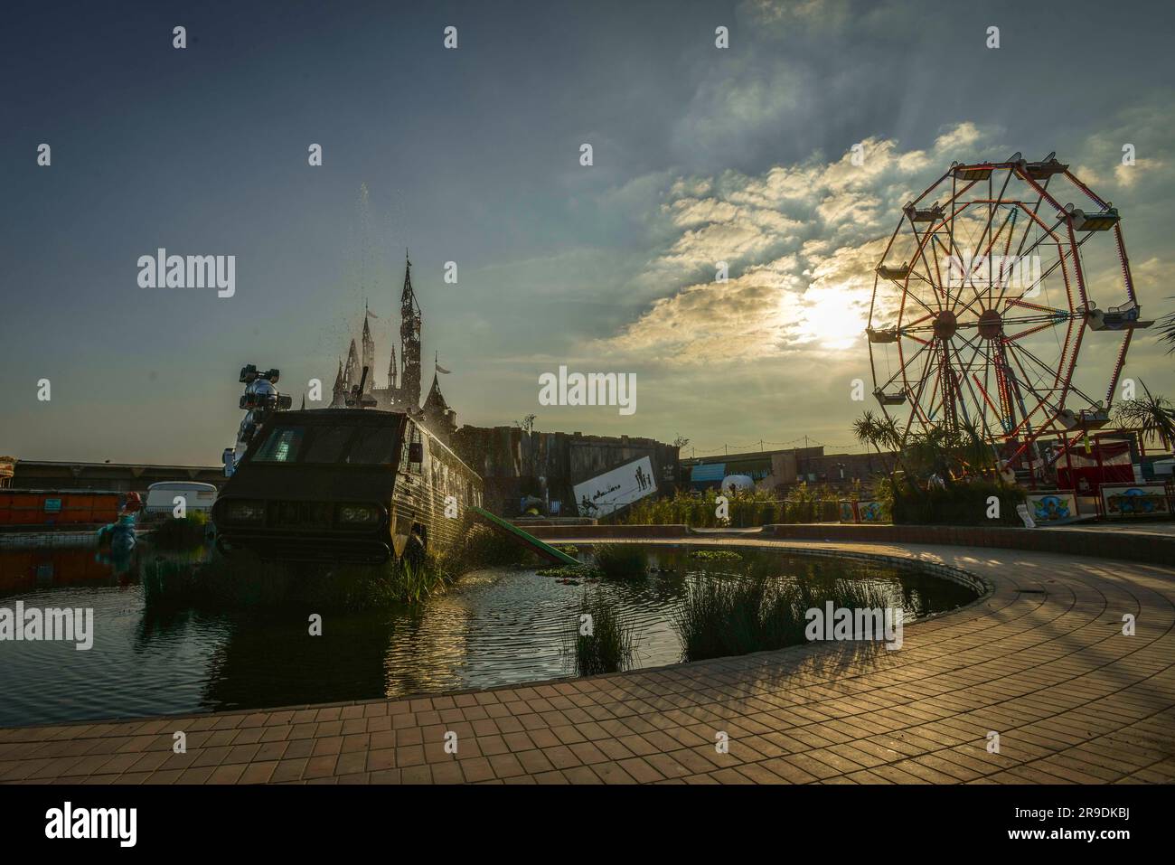 Riot van hi-res stock photography and images - Alamy