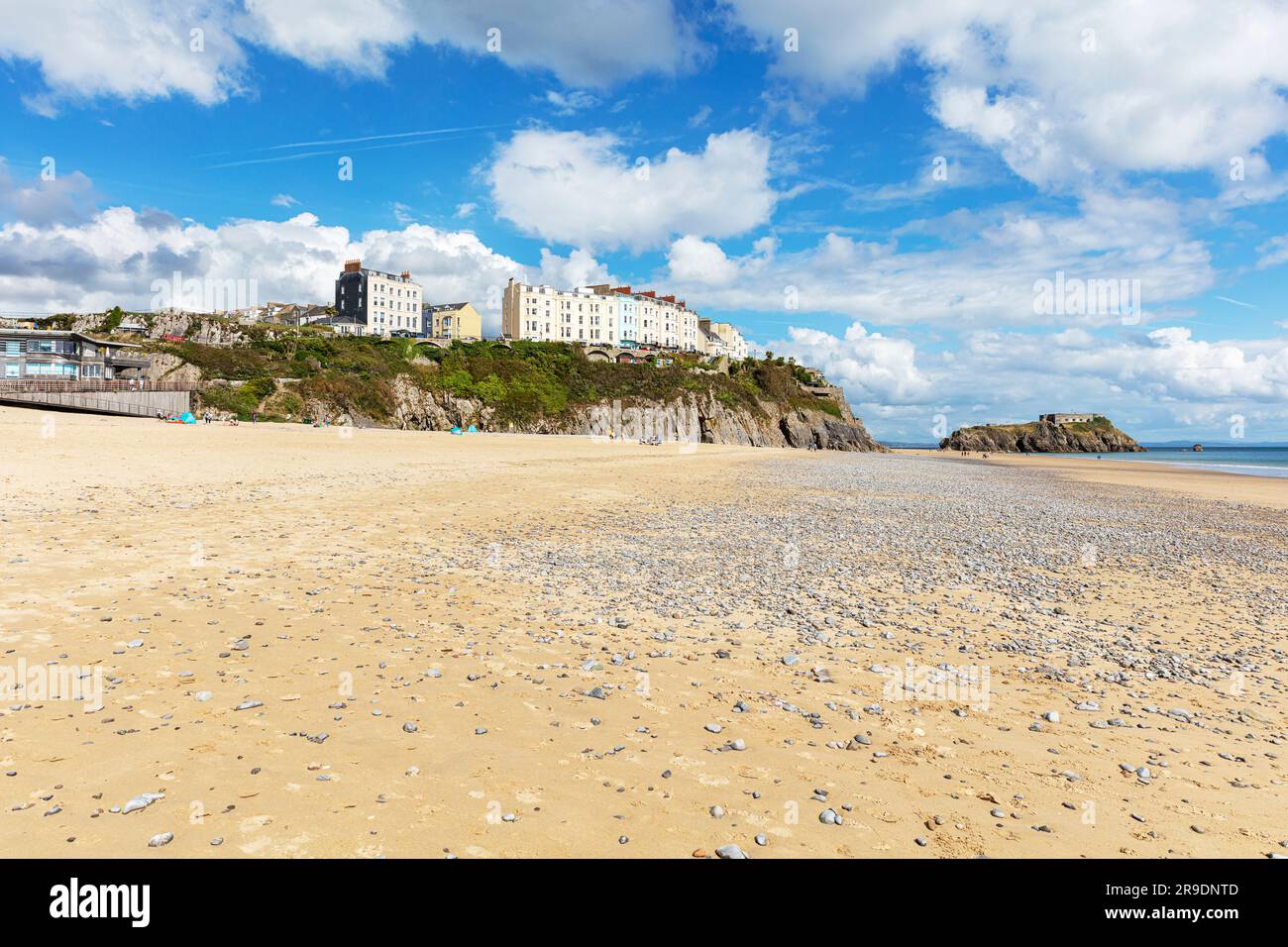 Tenby, Pembrokeshire, Wales, Tenby South Beach And St Catherines Island ...