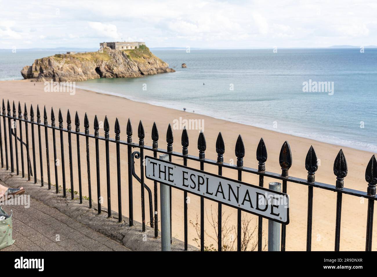 Tenby, Pembrokeshire, Wales, Tenby South Beach And St Catherines Island ...