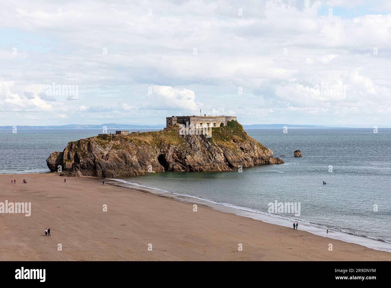 Tenby, Pembrokeshire, Wales, Tenby South Beach And St Catherines Island ...