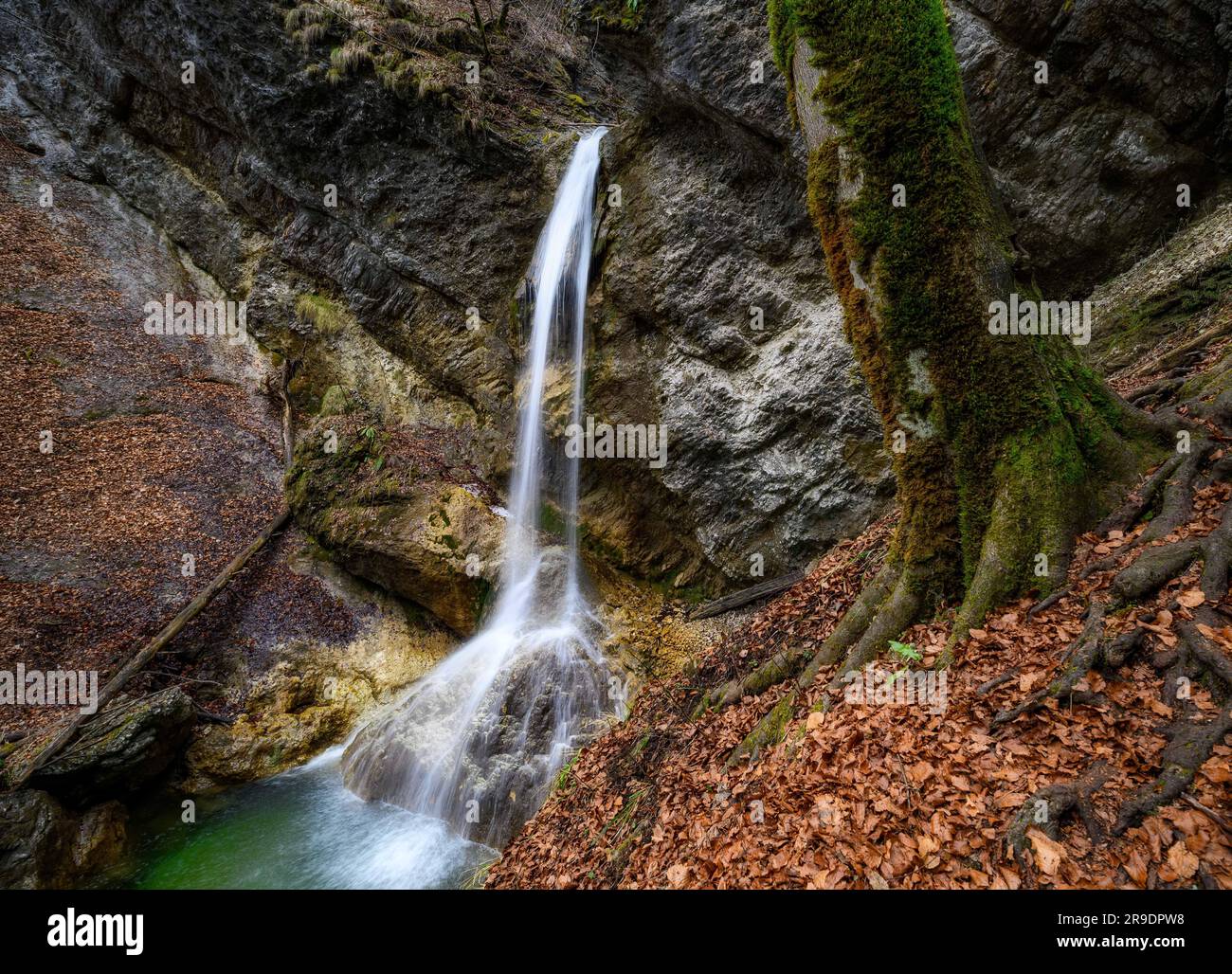 Waterfallrocky hi-res stock photography and images - Alamy