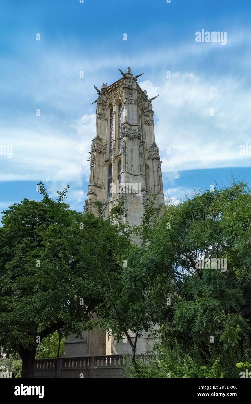 Saint jacques tower park hi-res stock photography and images - Alamy