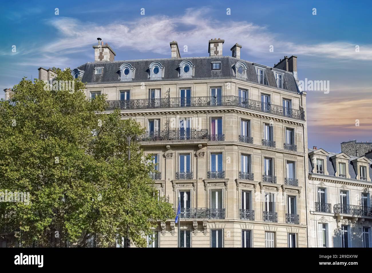 Paris, beautiful building boulevard de Courcelles, in a luxury district Stock Photo - Alamy