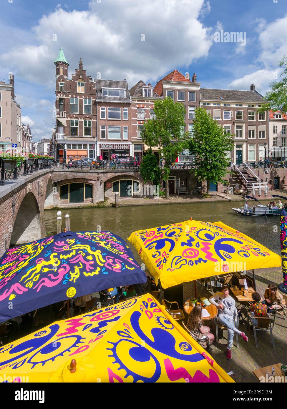 The Oudegracht (Old Canal) through the historic inner city of Utrecht ...