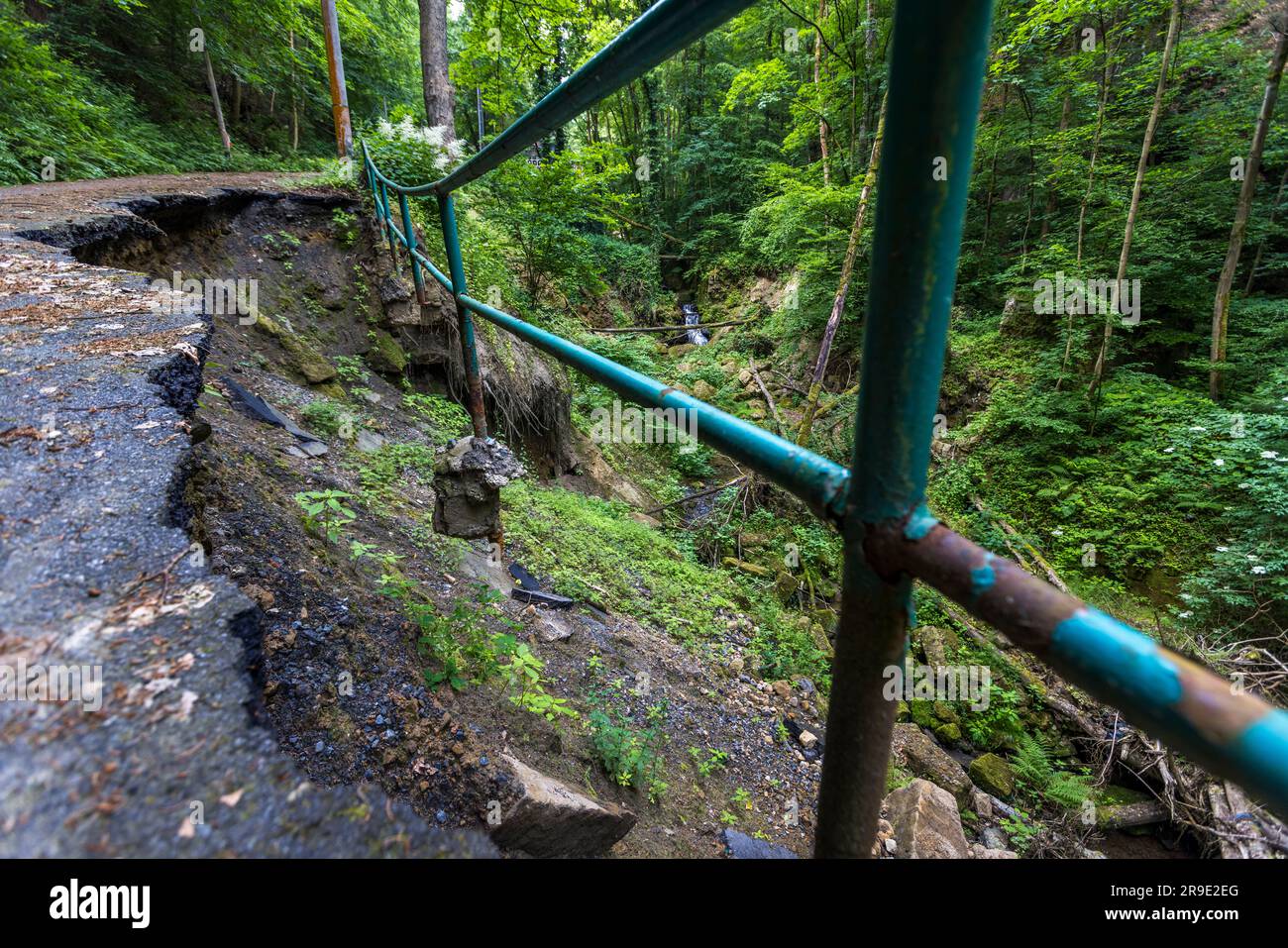 Washed away iron bridge hi-res stock photography and images - Alamy