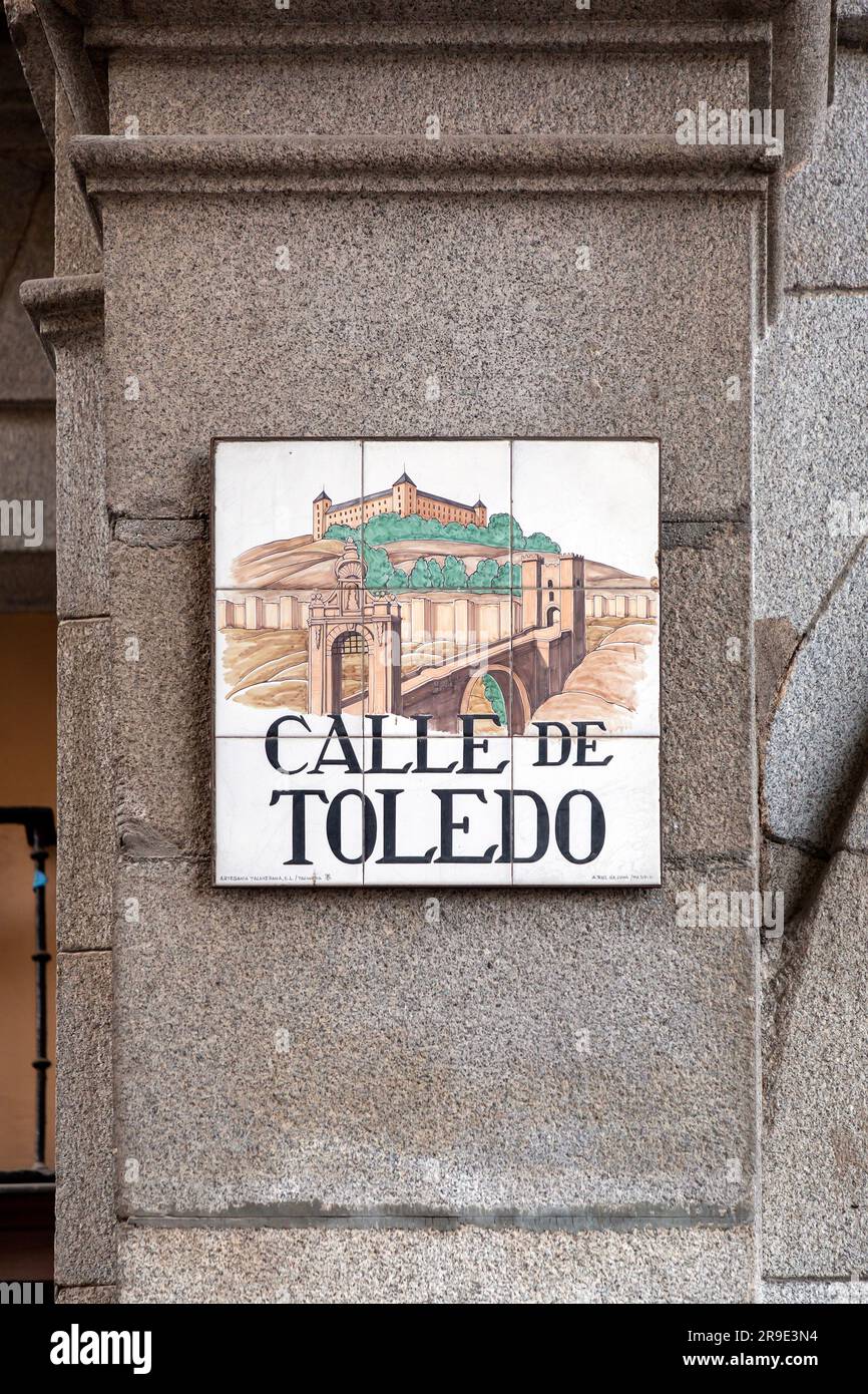 Calle real spanish street sign hi-res stock photography and images - Alamy