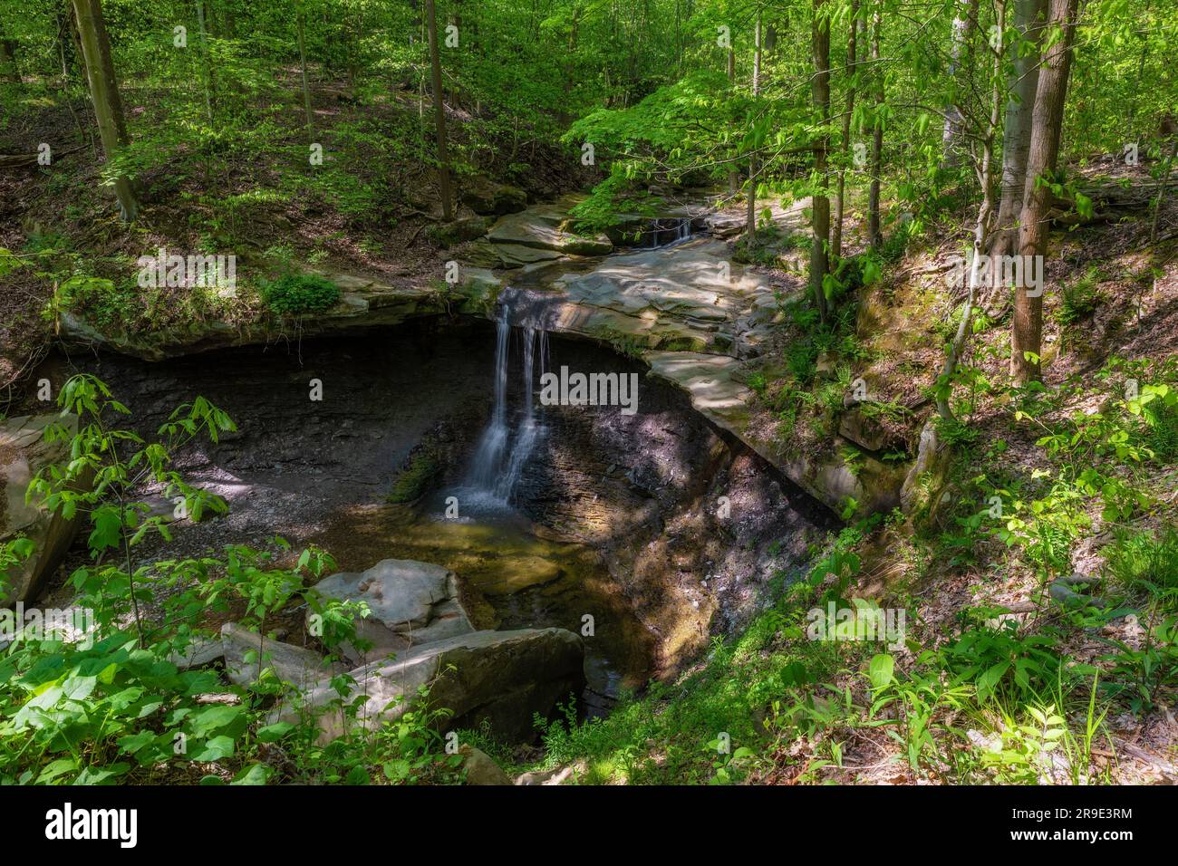 Hiking to Blue Hen Falls in Cuyahoga Valley National Park in Ohio, USA ...
