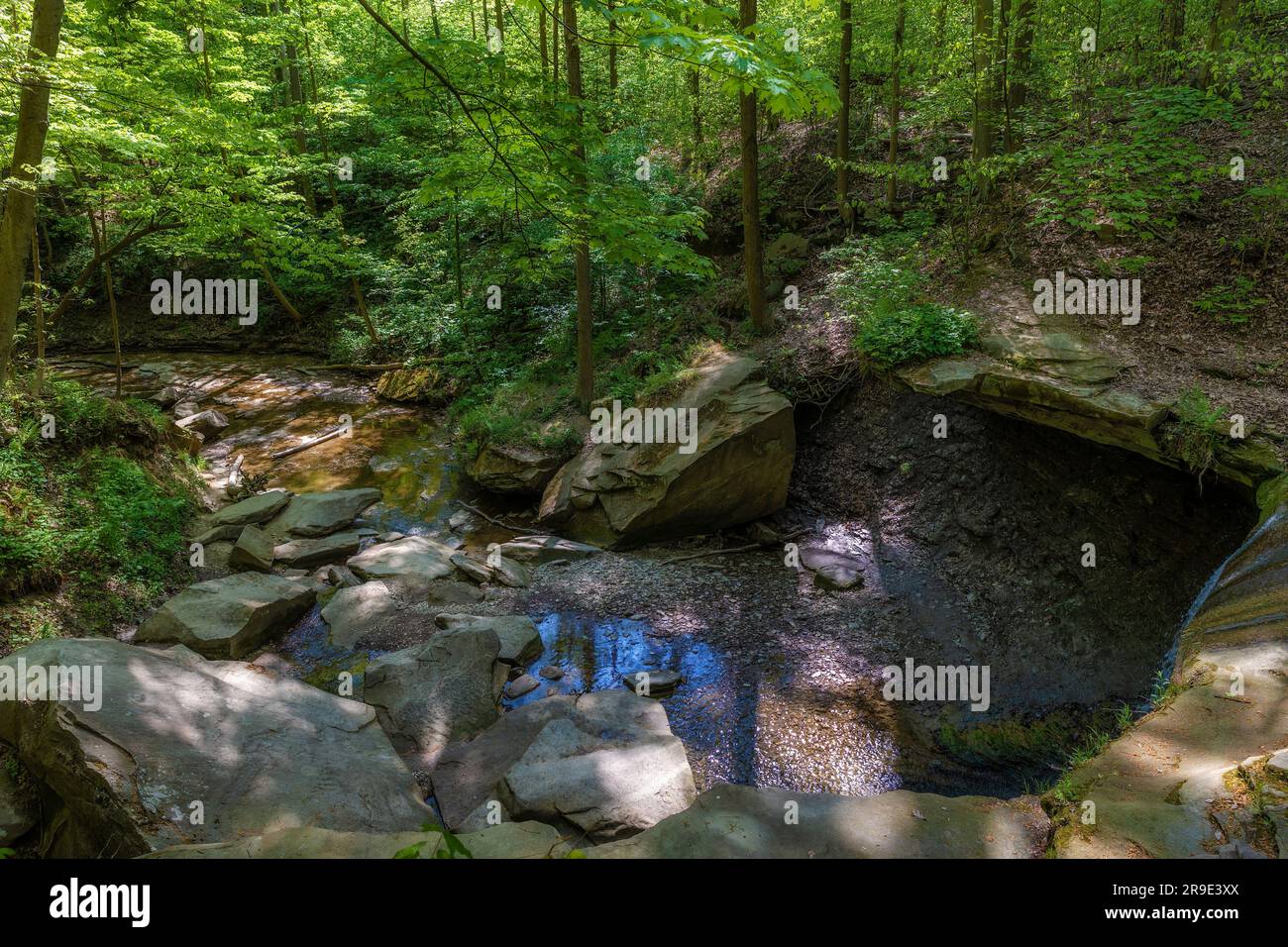 Hiking to Blue Hen Falls in Cuyahoga Valley National Park in Ohio, USA Stock Photo - Alamy