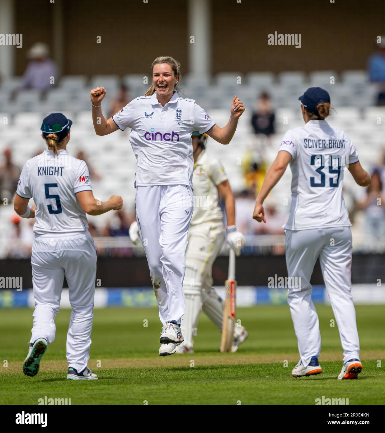 Wicket test hi-res stock photography and images - Alamy