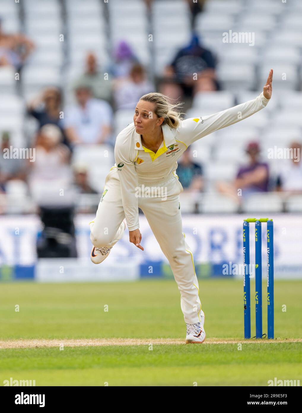 Ash gardner hi-res stock photography and images - Alamy