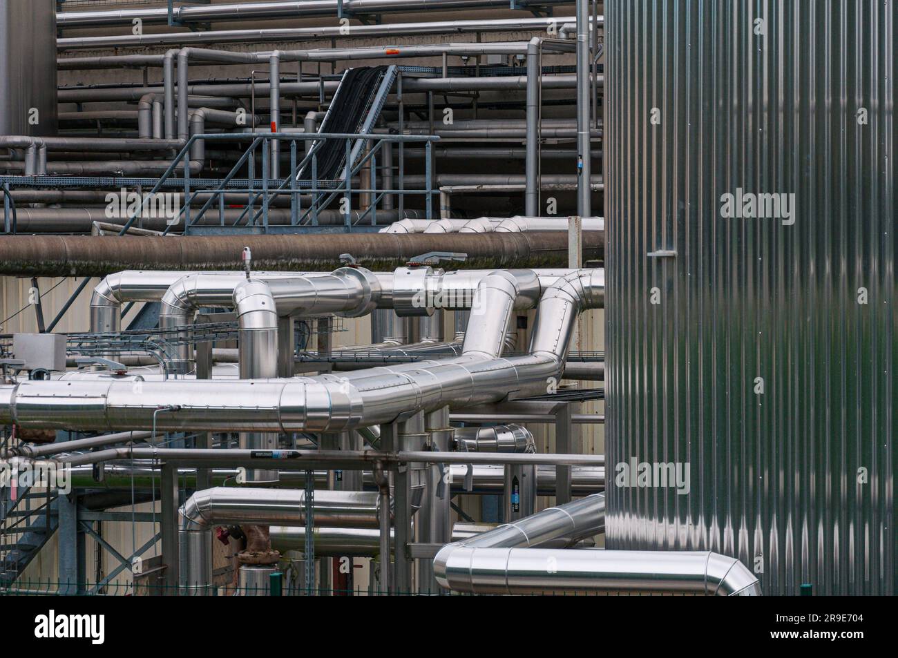 industrial plant. complex with pipes and tanks close-up Stock Photo - Alamy