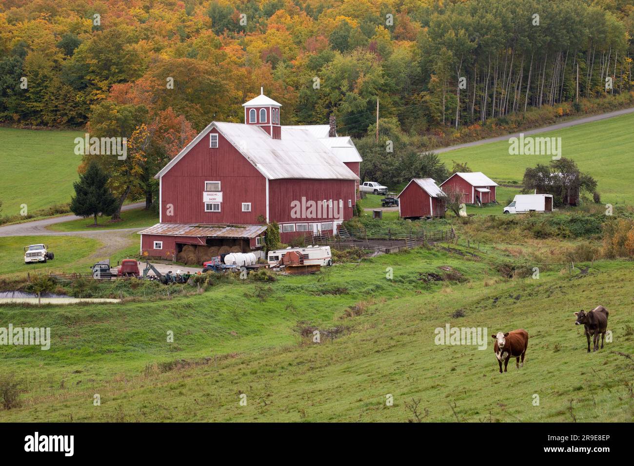 Fall farm terrain hi-res stock photography and images - Alamy