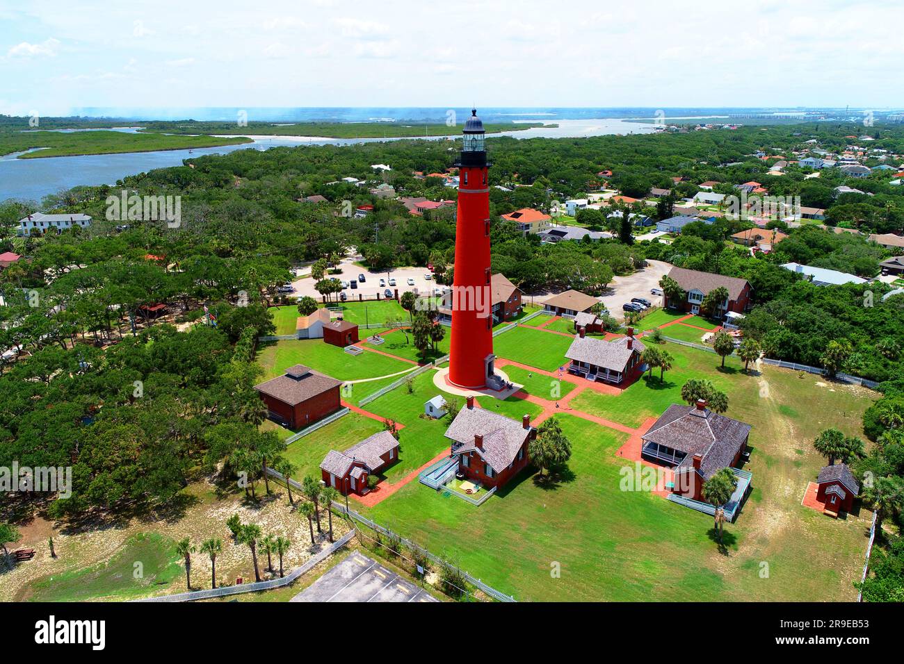 The Ponce de Leon Inlet Light is a lighthouse and museum located at ...