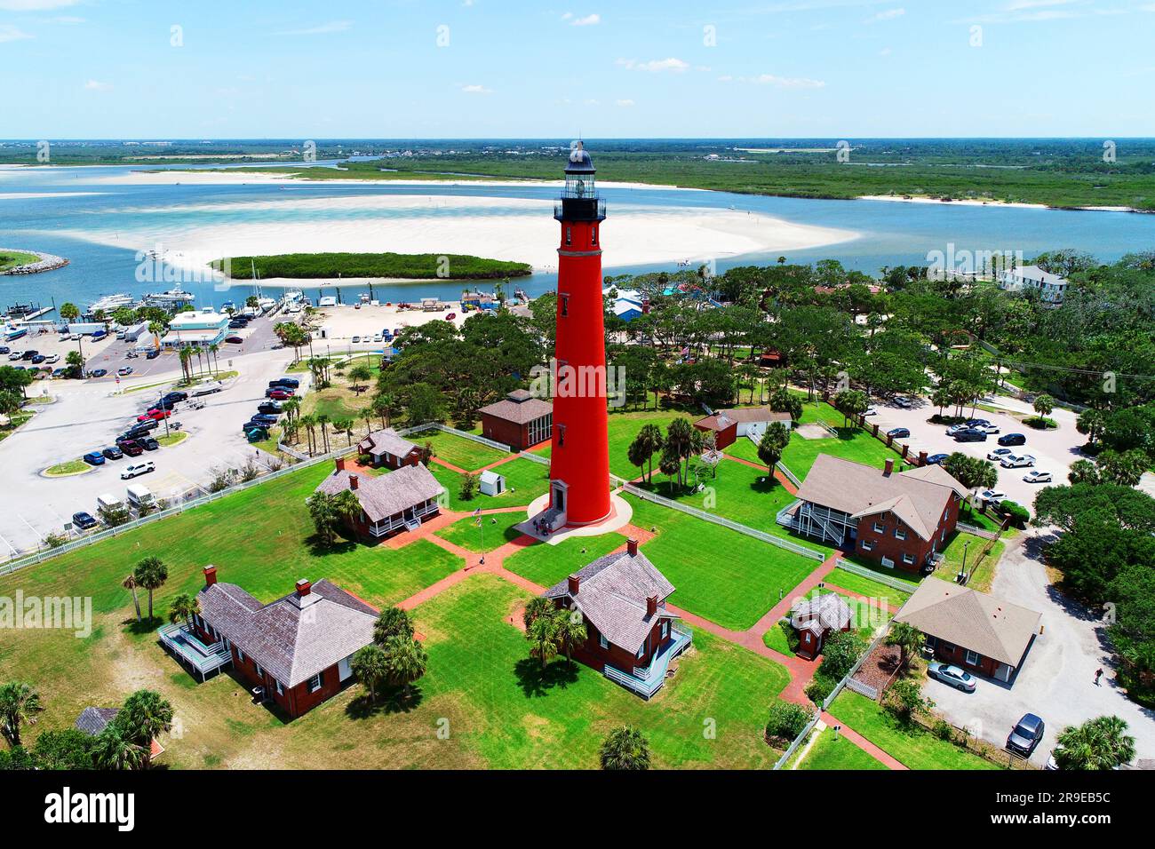 The Ponce de Leon Inlet Light is a lighthouse and museum located at ...
