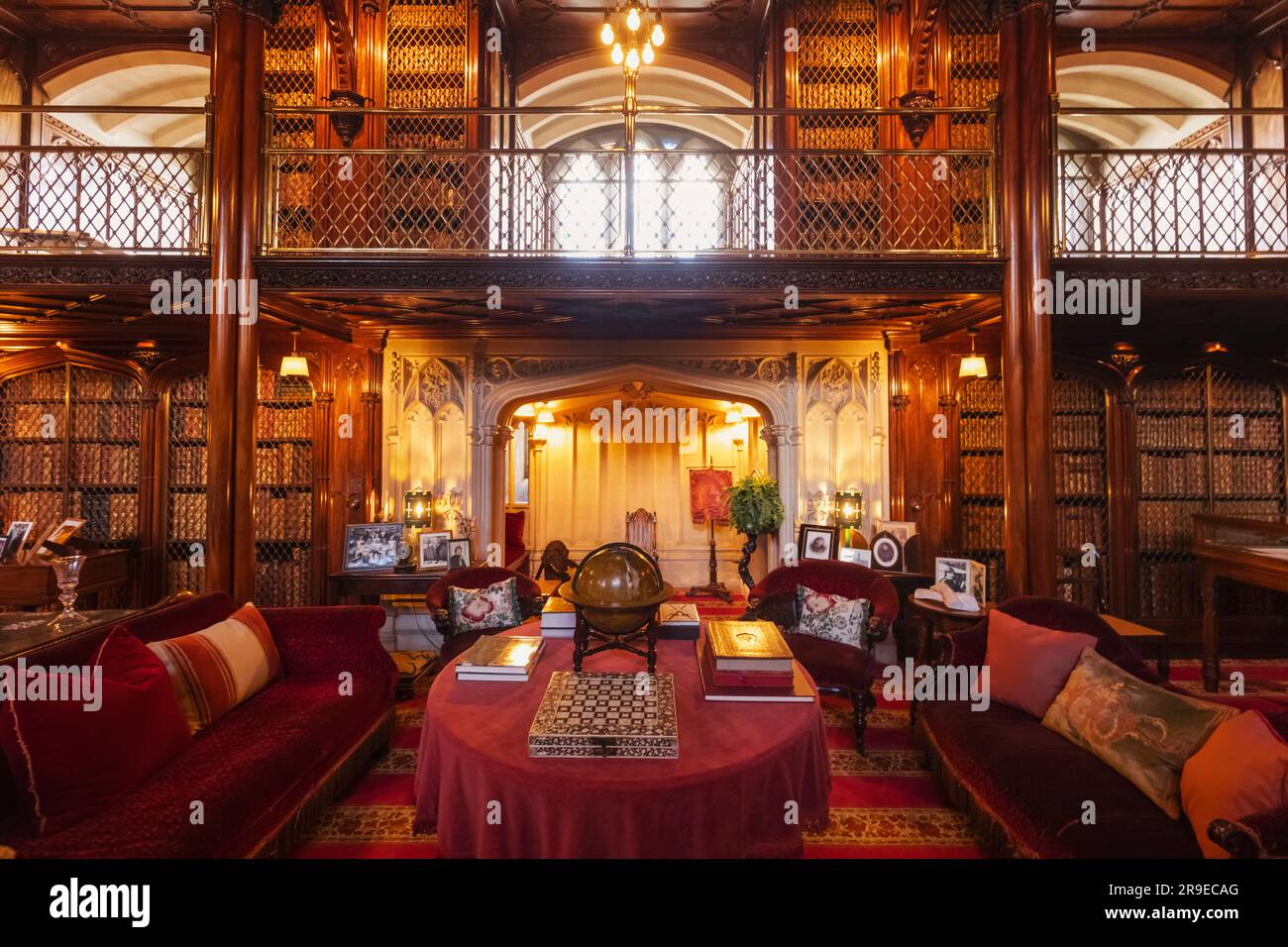 Inside arundel castle hi-res stock photography and images - Alamy