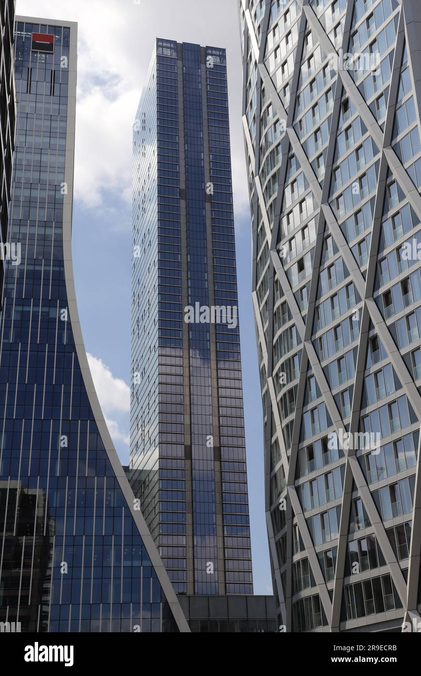 Landmark Pinnacle and Newfoundland Tower London Docklands July 2022 ...