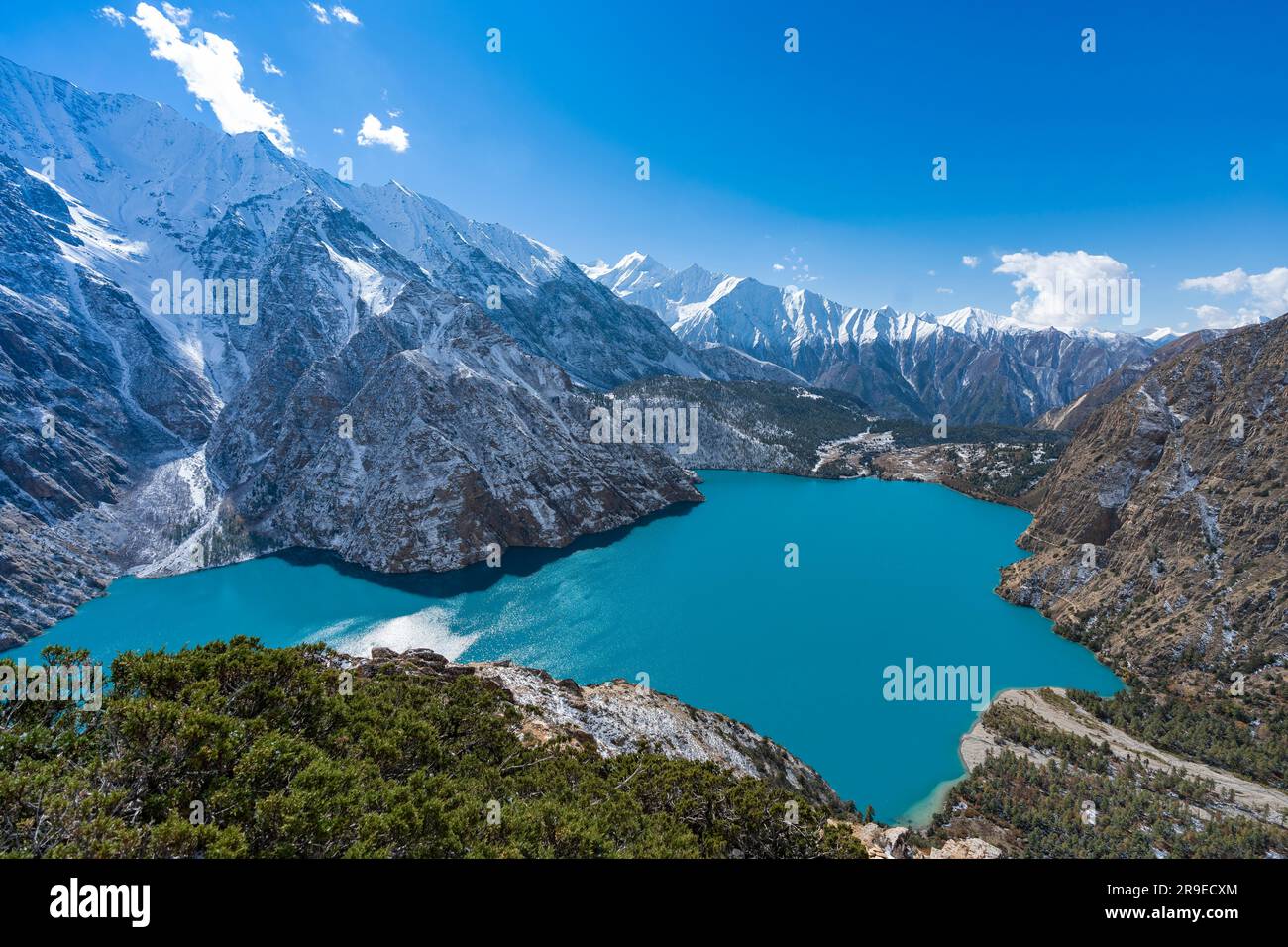 Phoksundo lake hi-res stock photography and images - Alamy
