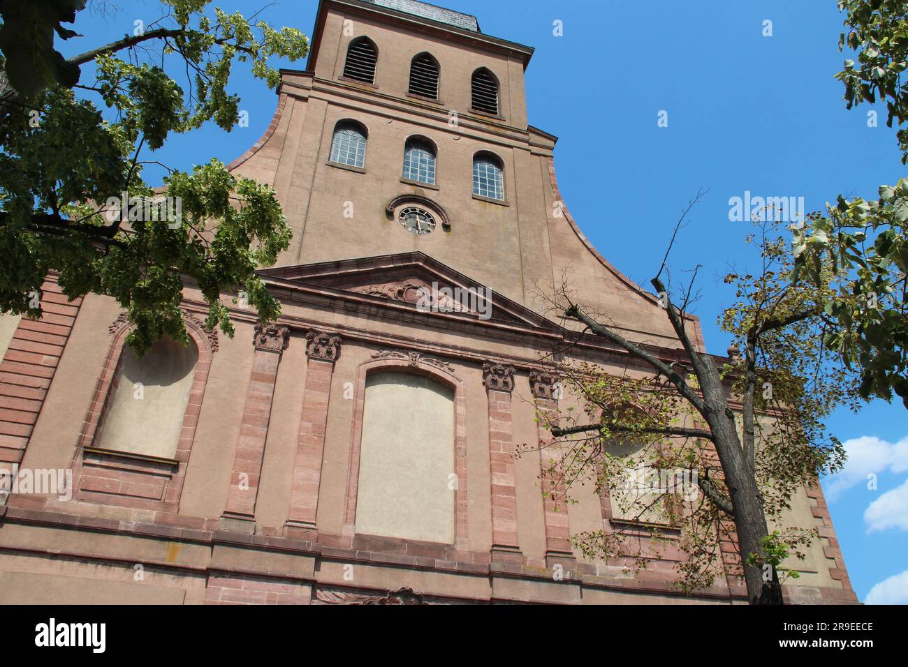 Neuf eglise hi-res stock photography and images - Alamy