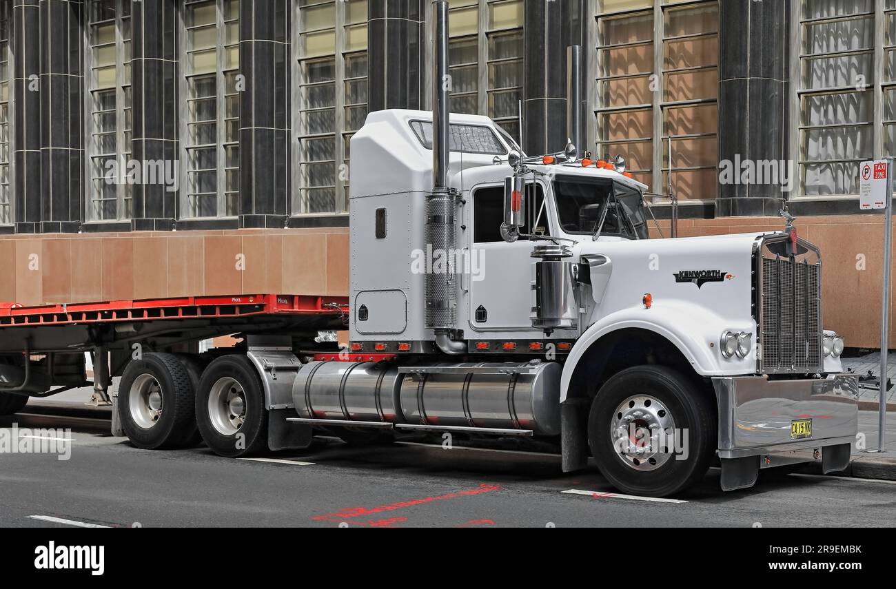 716 Heavy, long semi-trailer tuck stationed on Pitt Street, Central ...