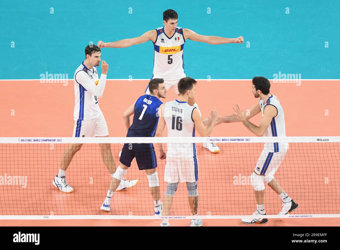 Italy celebrating the win over France. Volleyball World Championship 2022 Stock Photo - Alamy