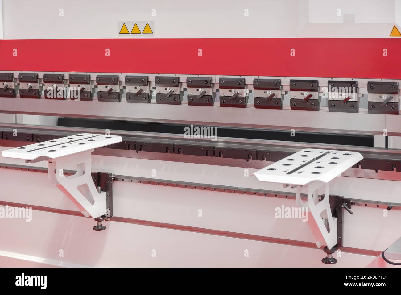 Press brake hi-res stock photography and images - Alamy