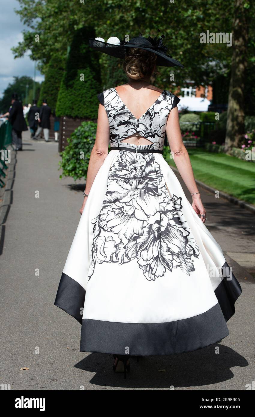 Ascot, Berkshire, UK. 21st June, 2023. Anna Newlands wears a striking ...