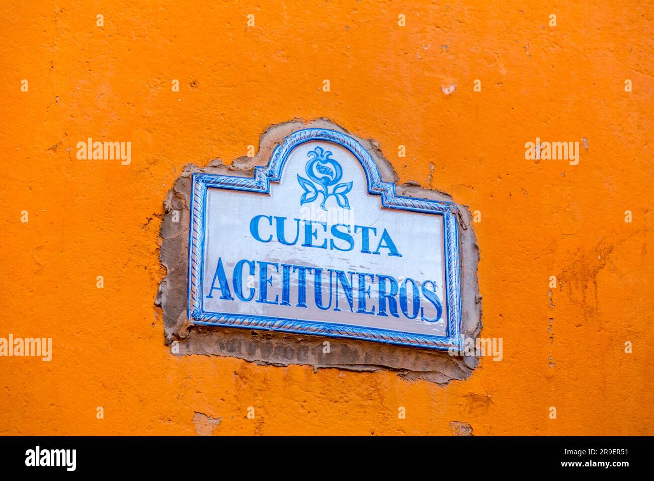 Street sign granada spain hi-res stock photography and images - Alamy