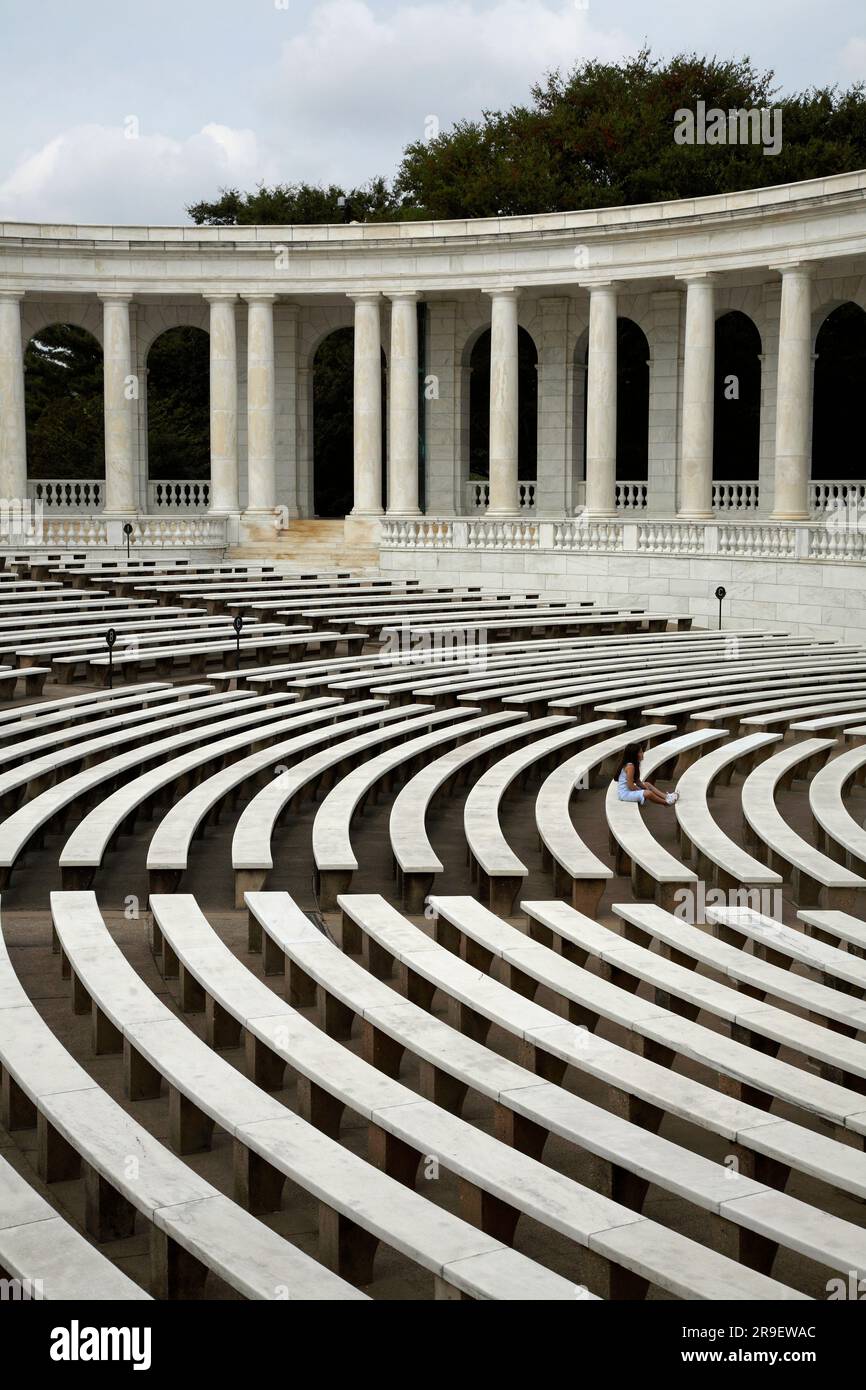The Memorial Amphitheater at Arlington National Cemetery. Arlington ...