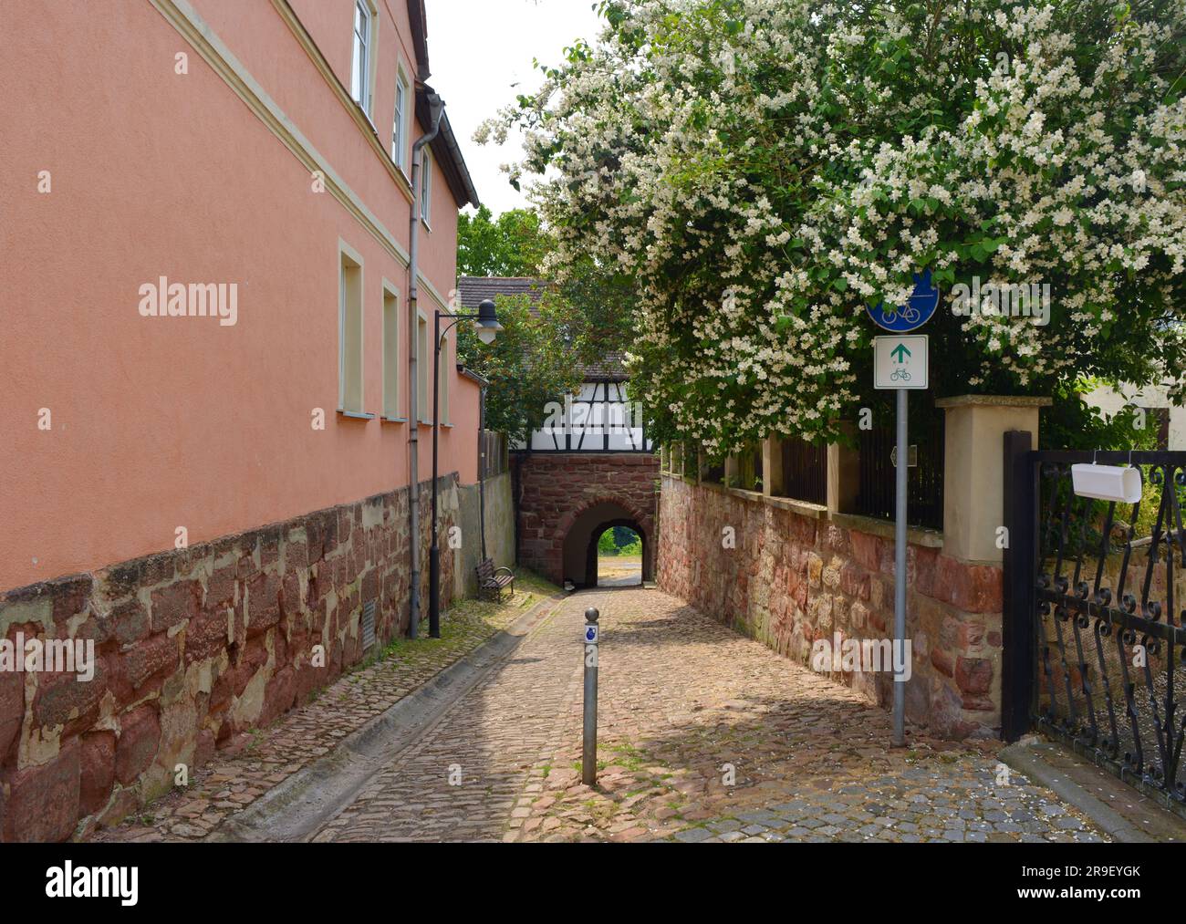 Circular pottery trail hi-res stock photography and images - Alamy