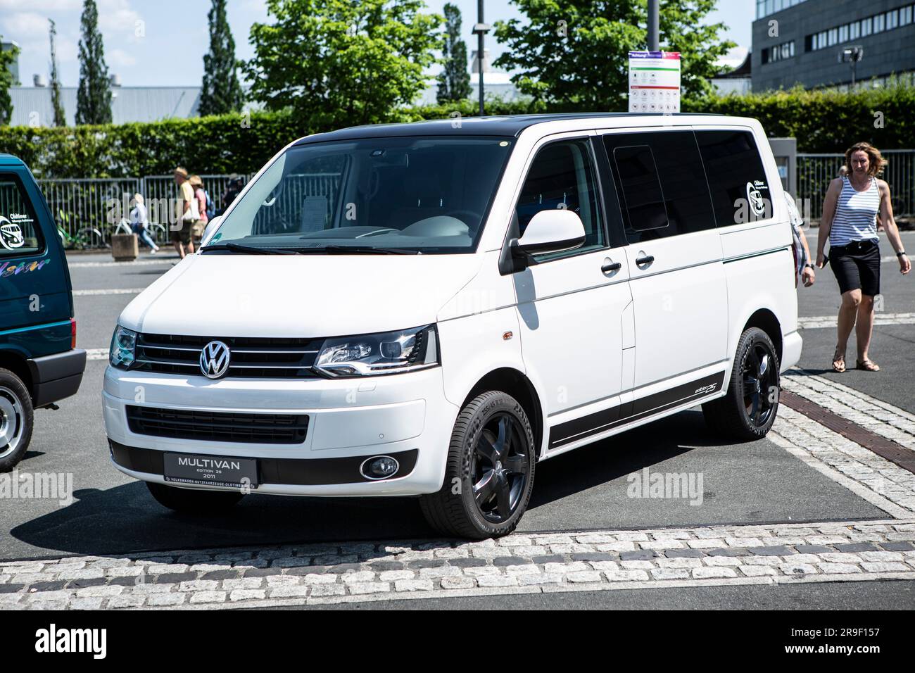 Vw bus vw bus festival hi-res stock photography and images - Alamy