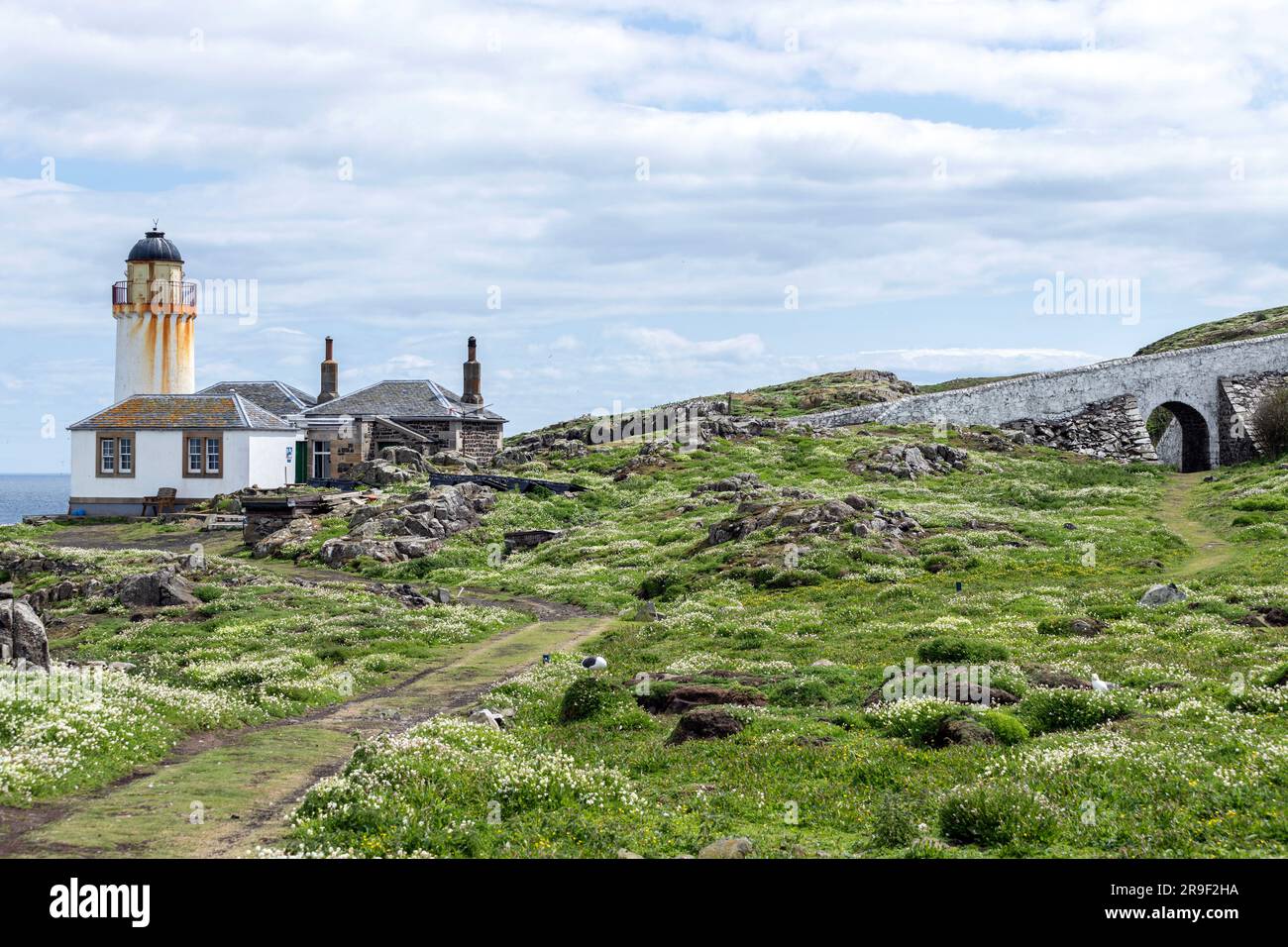 The disused Low Light lighthouse, now used as a bird observatory, Isle ...