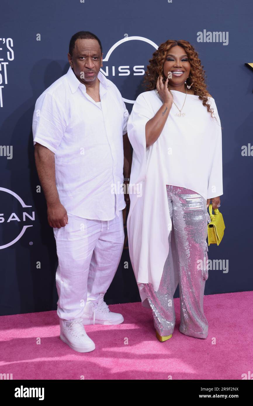 Los Angeles, California. 25/06/2023, Darren Dean and Mona Scott Young ...