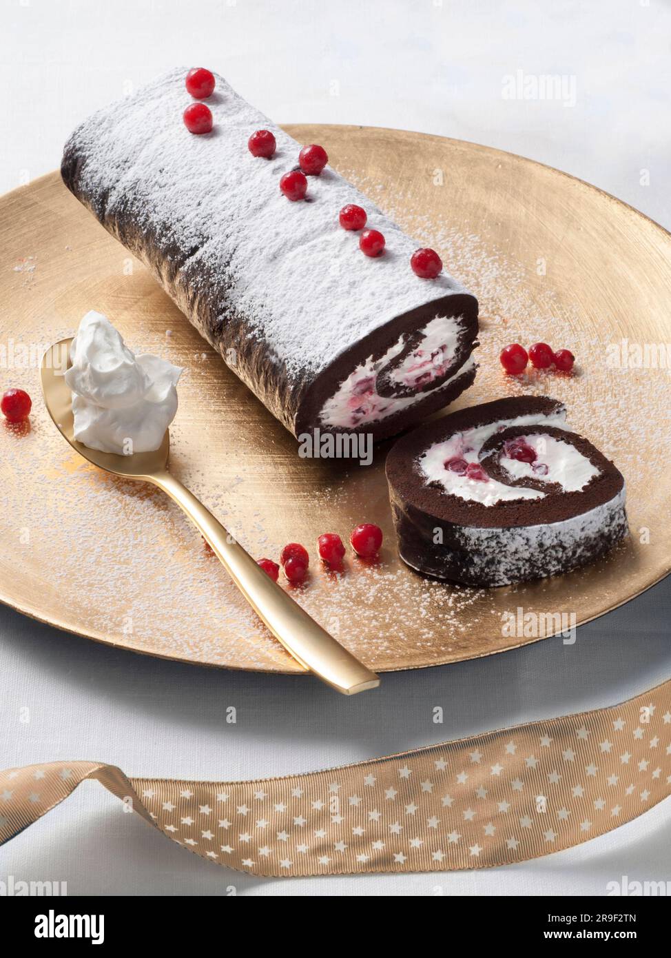 Buche de noel cake hi-res stock photography and images - Alamy