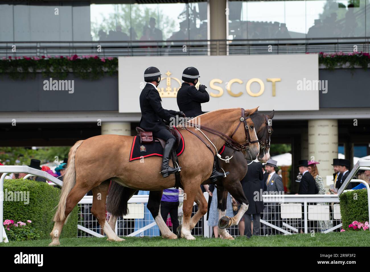 Ascot, Berkshire, UK. 20th June, 2023. Thames Valley Police Mounted ...