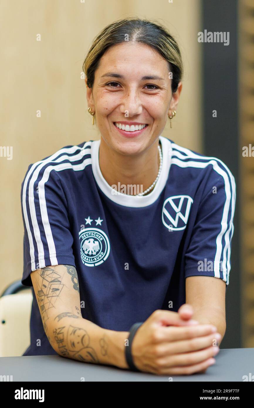 Soccer sara hi-res stock photography and images - Alamy