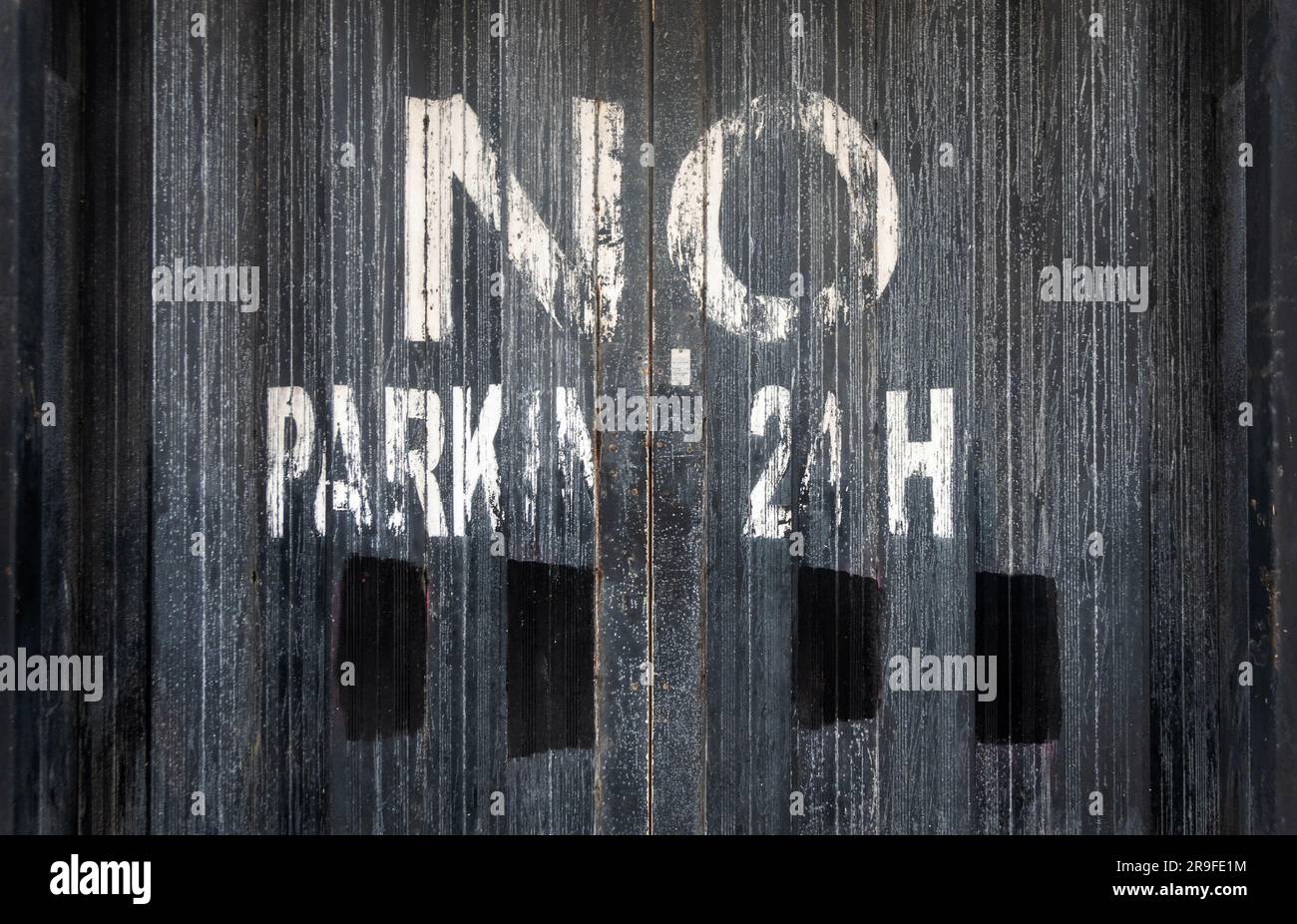 24 hours sign hi-res stock photography and images - Alamy