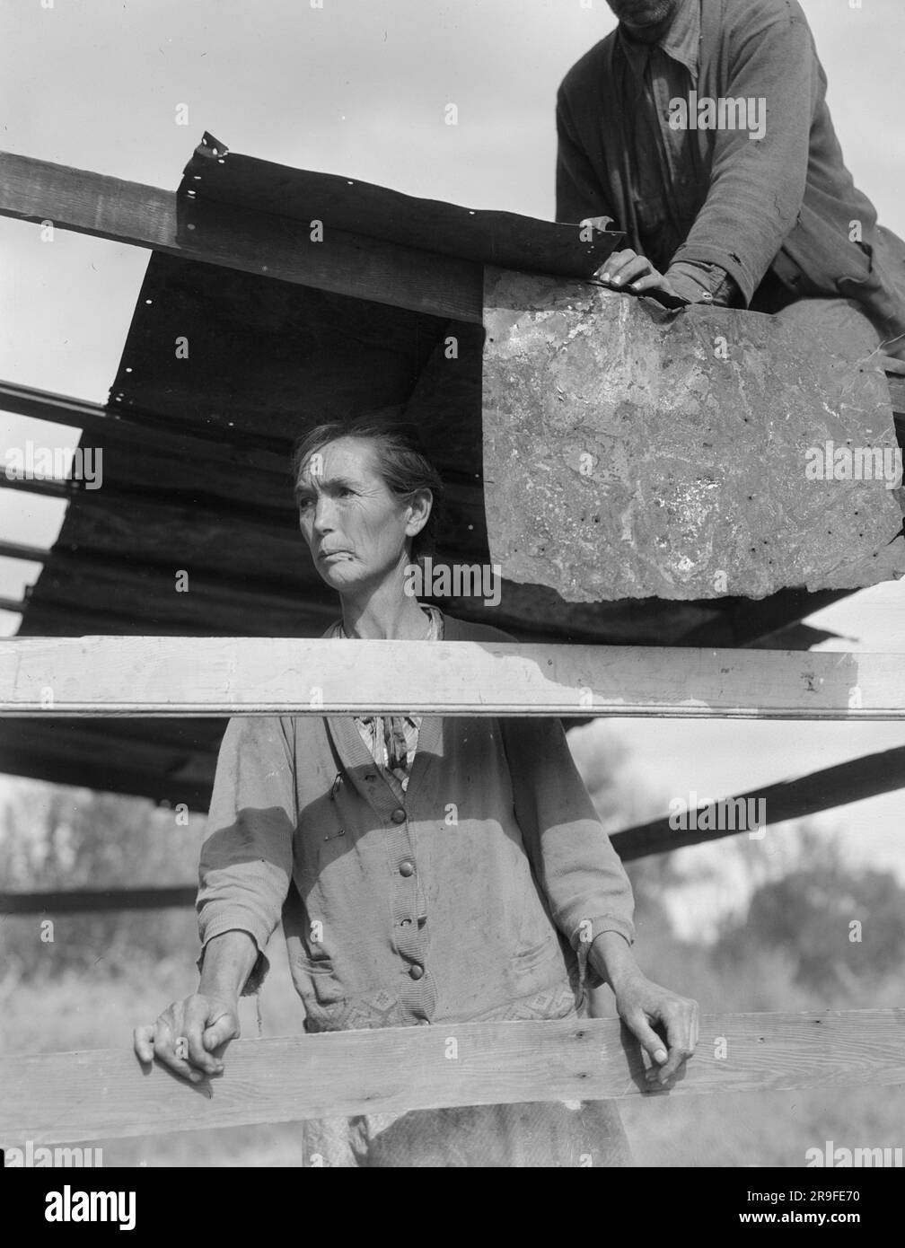 Photographer Dorothea Lange photographs America during and after the ...