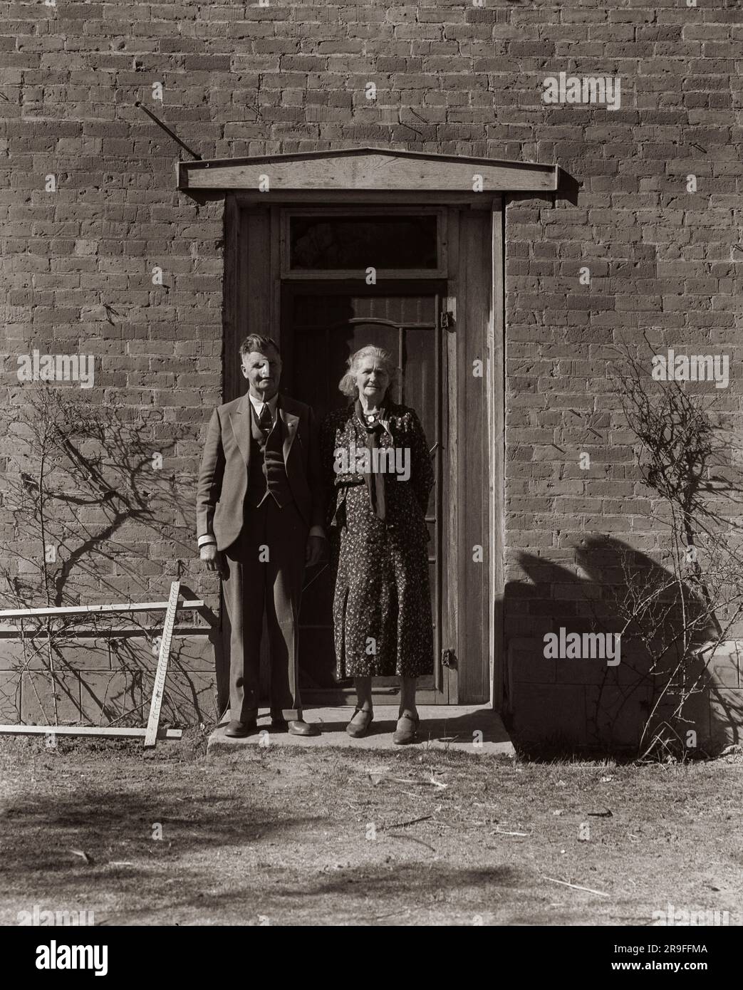 Photographer Dorothea Lange photographs America during and after the ...